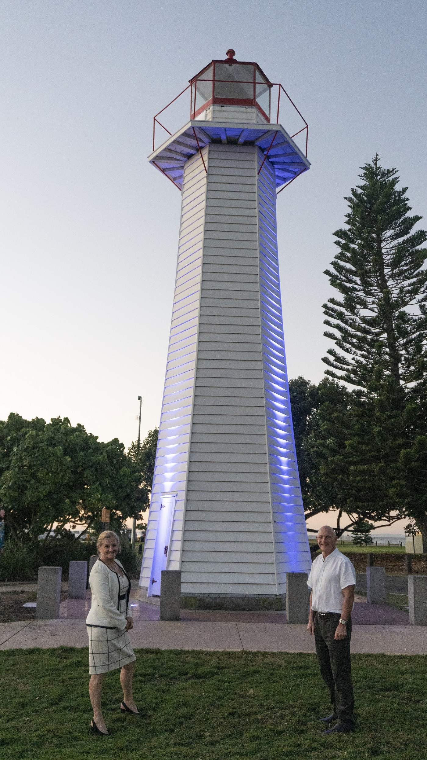 Council lights up historic Cleveland Point lighthouse - Redlands Coast ...